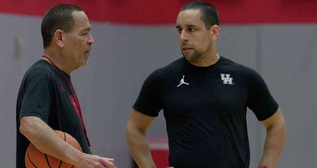 UH's Kellen Sampson can hire dad Kelvin Sampson as advisor