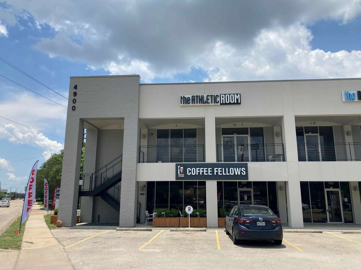 Woodlands trophy office tower lands headquarters tenants
