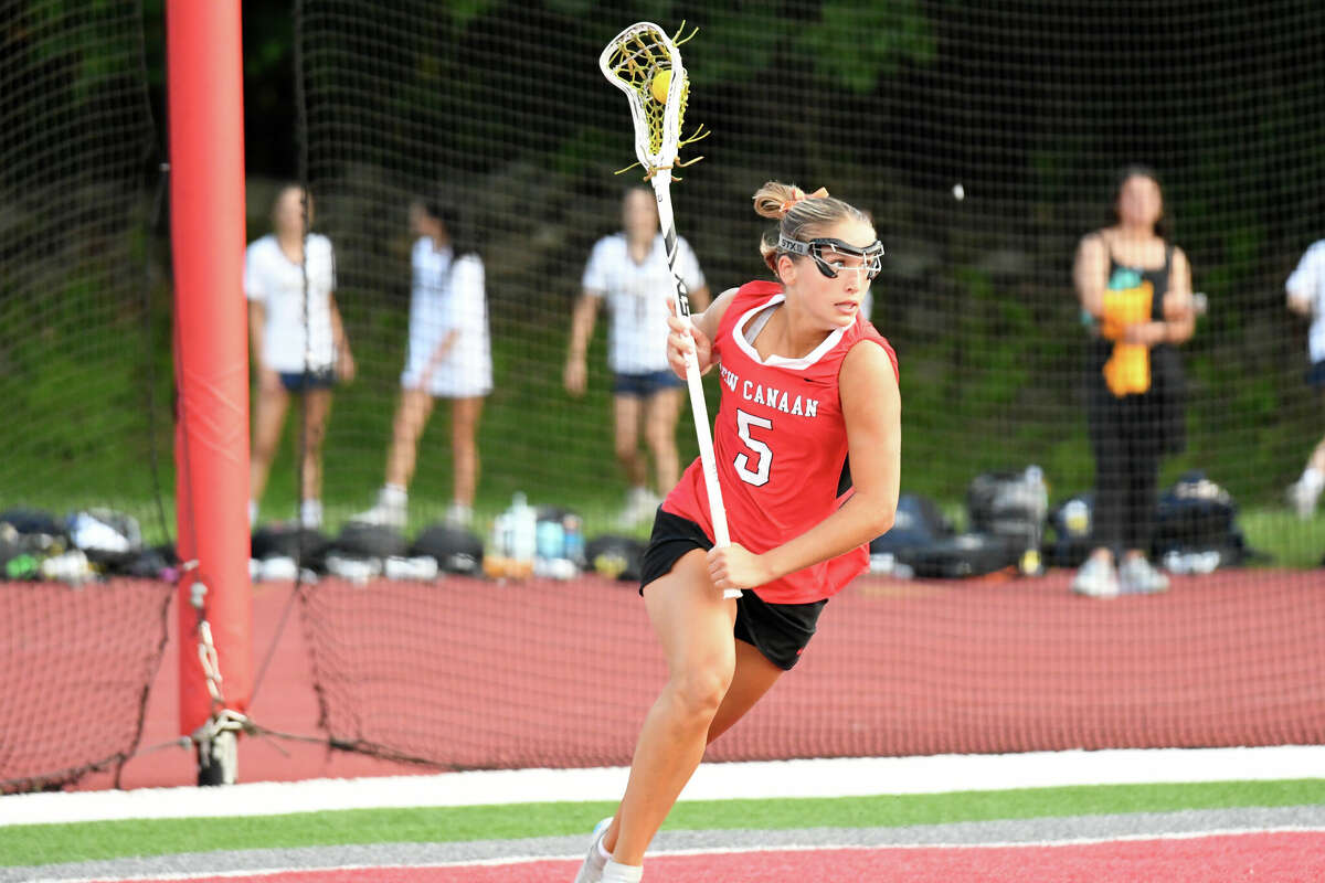 Darien tips New Canaan in Class L final for first unbeaten season