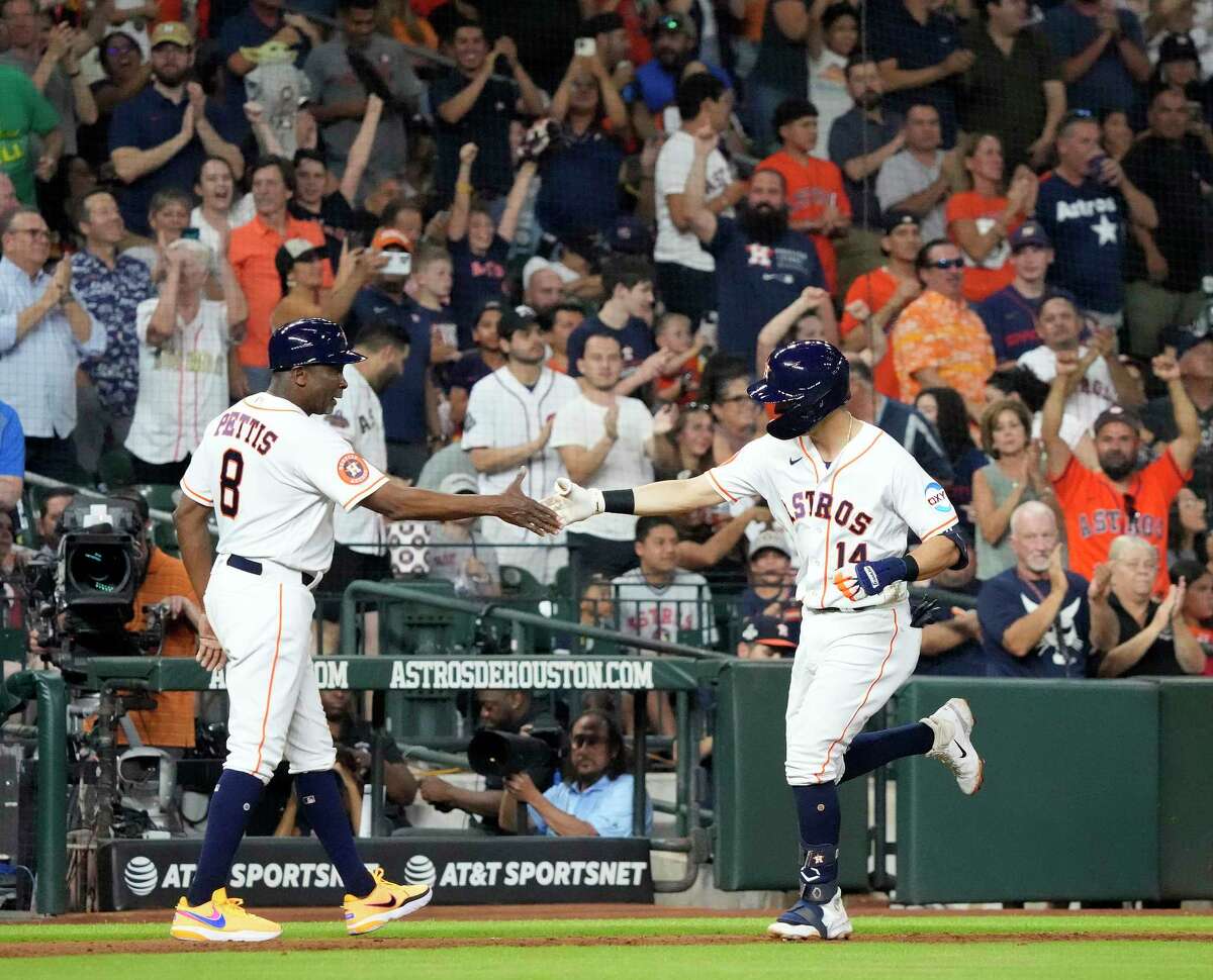 Houston Astros' Jose Abreu hits career milestone during strong stretch