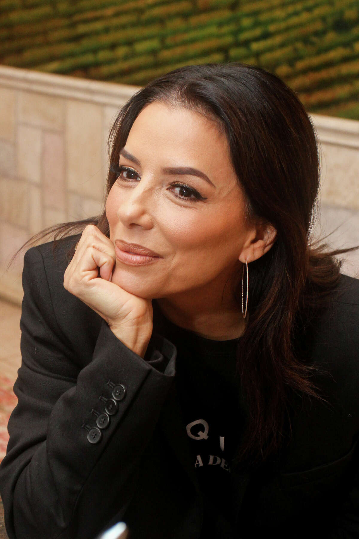 Texas' best Tex-Mex? Texans Eva Longoria, Kelly Clarkson debate: Video