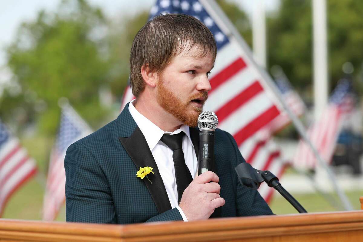 Mother of Joey Lenz accuses Army of failing to prevent son's death