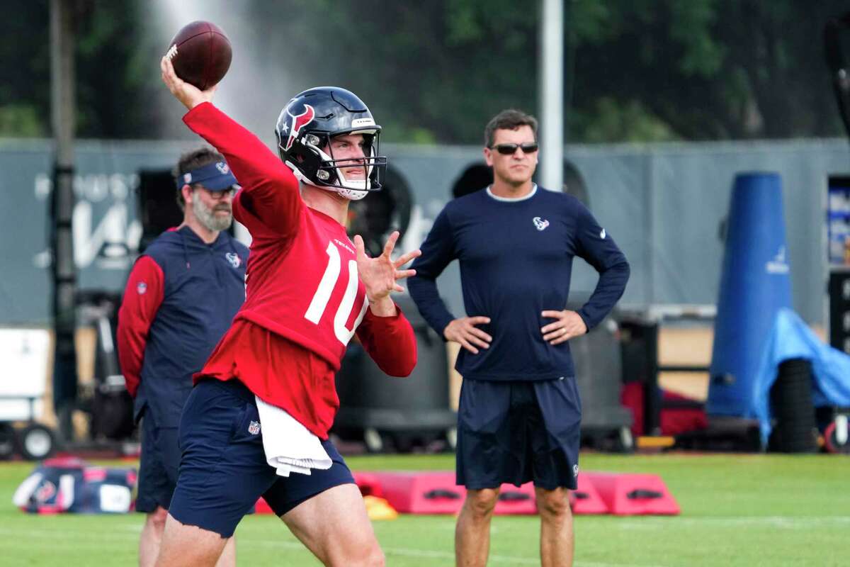 Houston Texans: How Denzel Perryman can help improve run defense