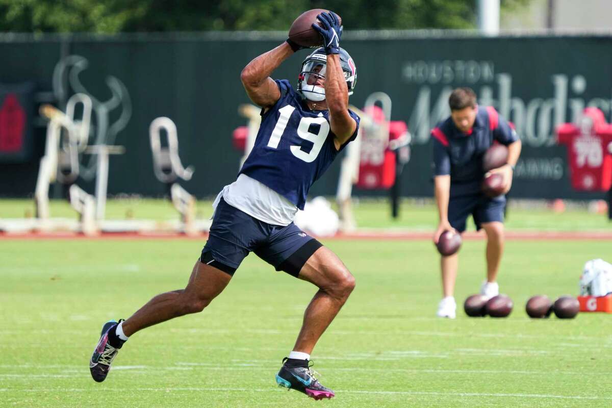 Houston Texans: How Denzel Perryman can help improve run defense