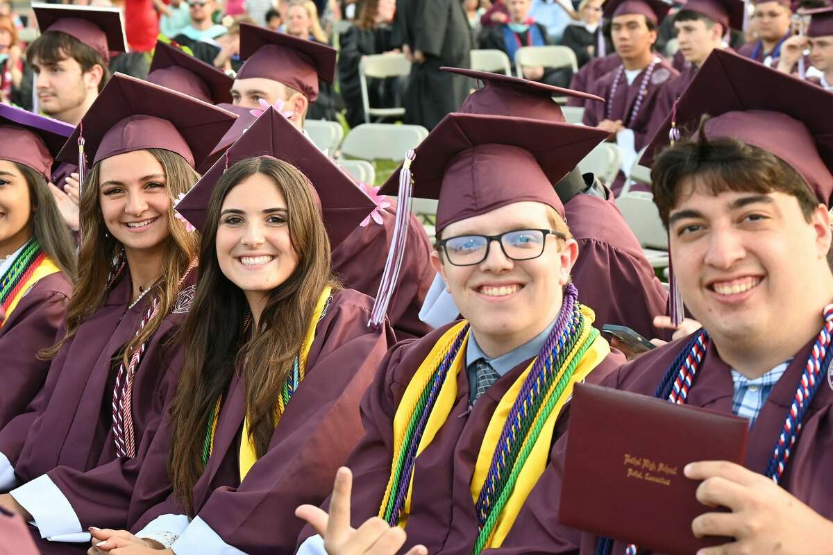 Class of 2023 at Bethel High School celebrates at commencement exercis