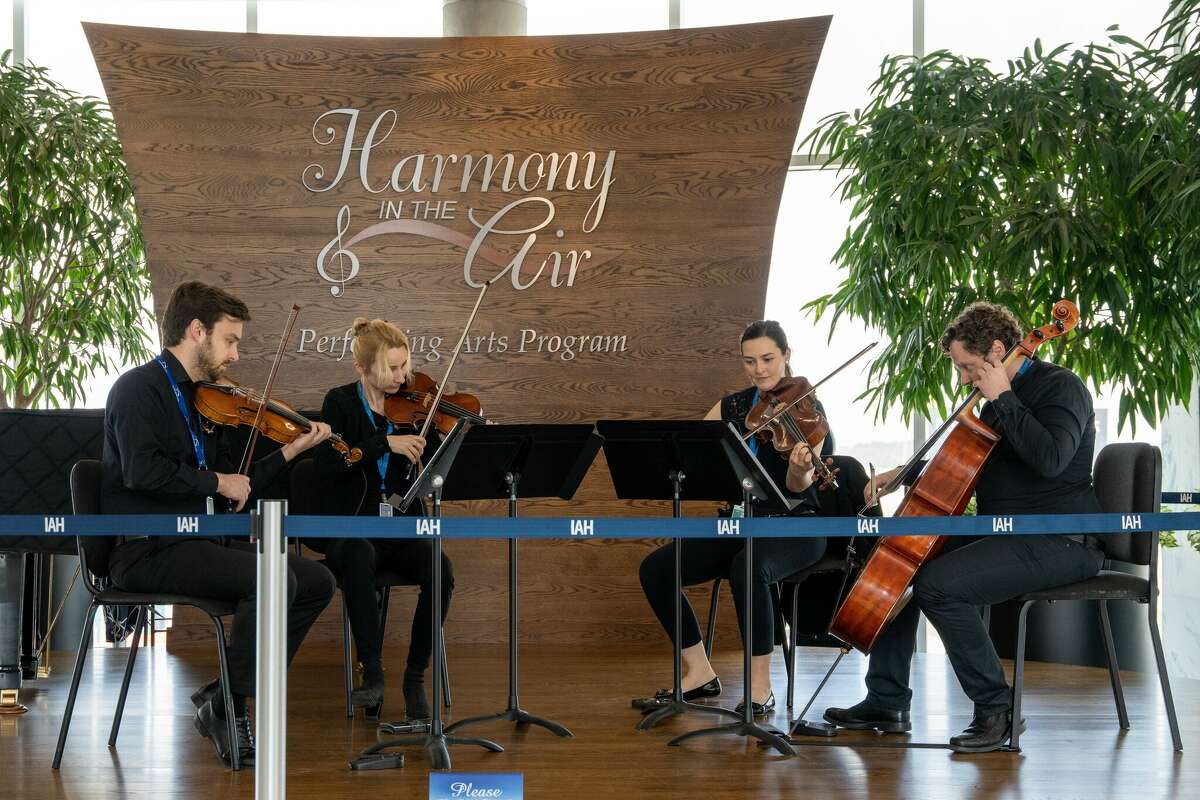 Houston airports seek musicians to perform in terminals at IAH, HOU