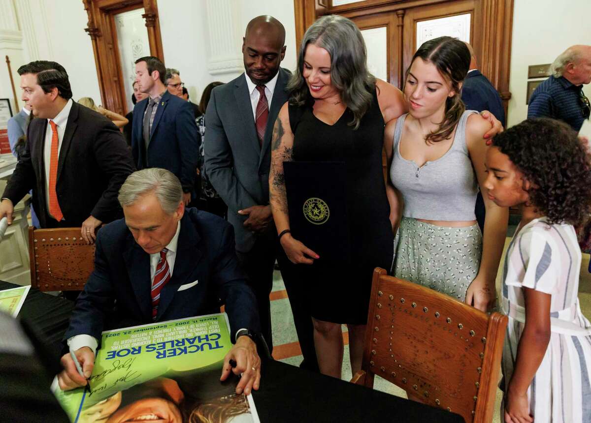 Gov. Abbott signs law allowing murder charges in some fentanyl deaths