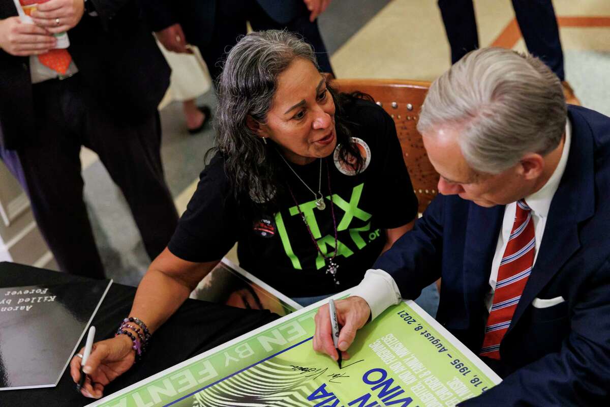 Gov. Abbott signs law allowing murder charges in some fentanyl deaths