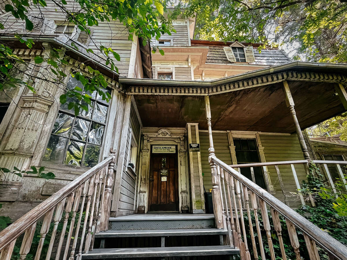 A road trip to a wholesome — and extremely trippy — theme park