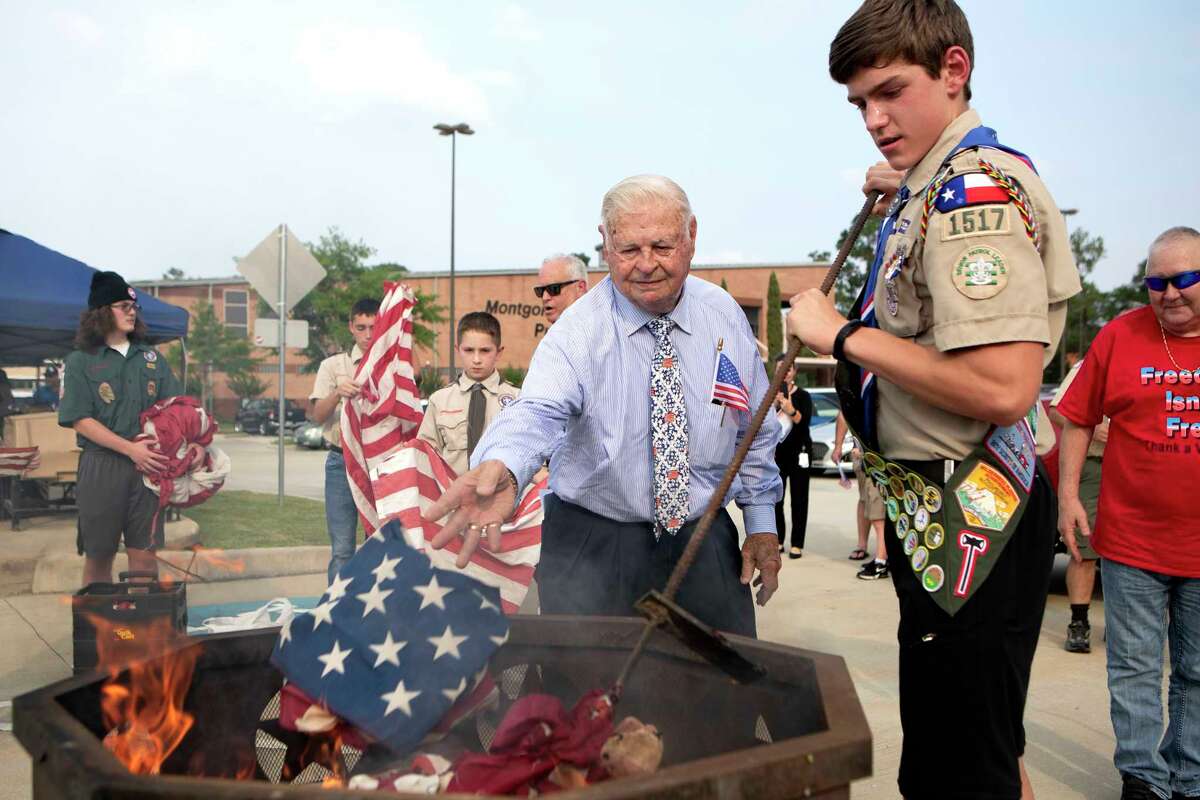 New Conroe veteran’s park memorial honors Dallas airshow crash victims