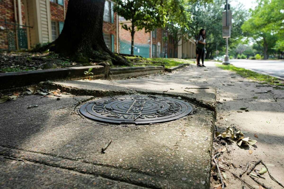 Report highlights sidewalk problems in Gulfton and Kashmere Gardens