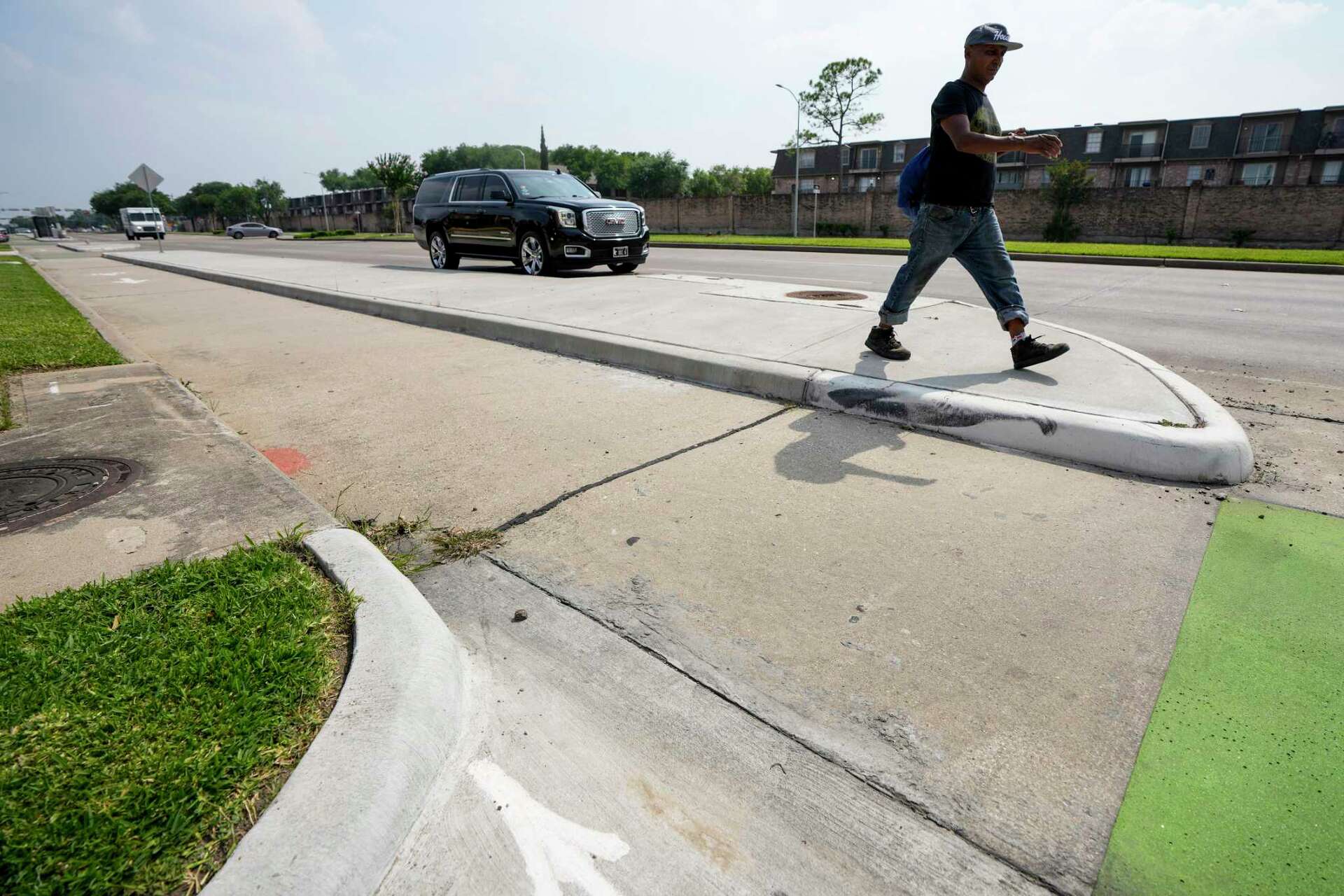 Better crossings coming for four Houston Streets with $10.1M grant