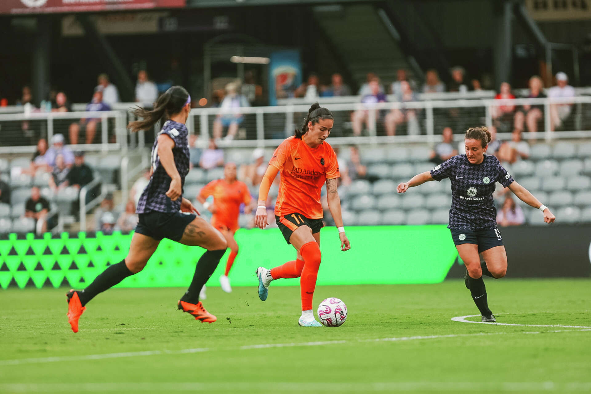 Houston Dash fall to Louisville Racing FC in UKG NWSL Challenge Cup