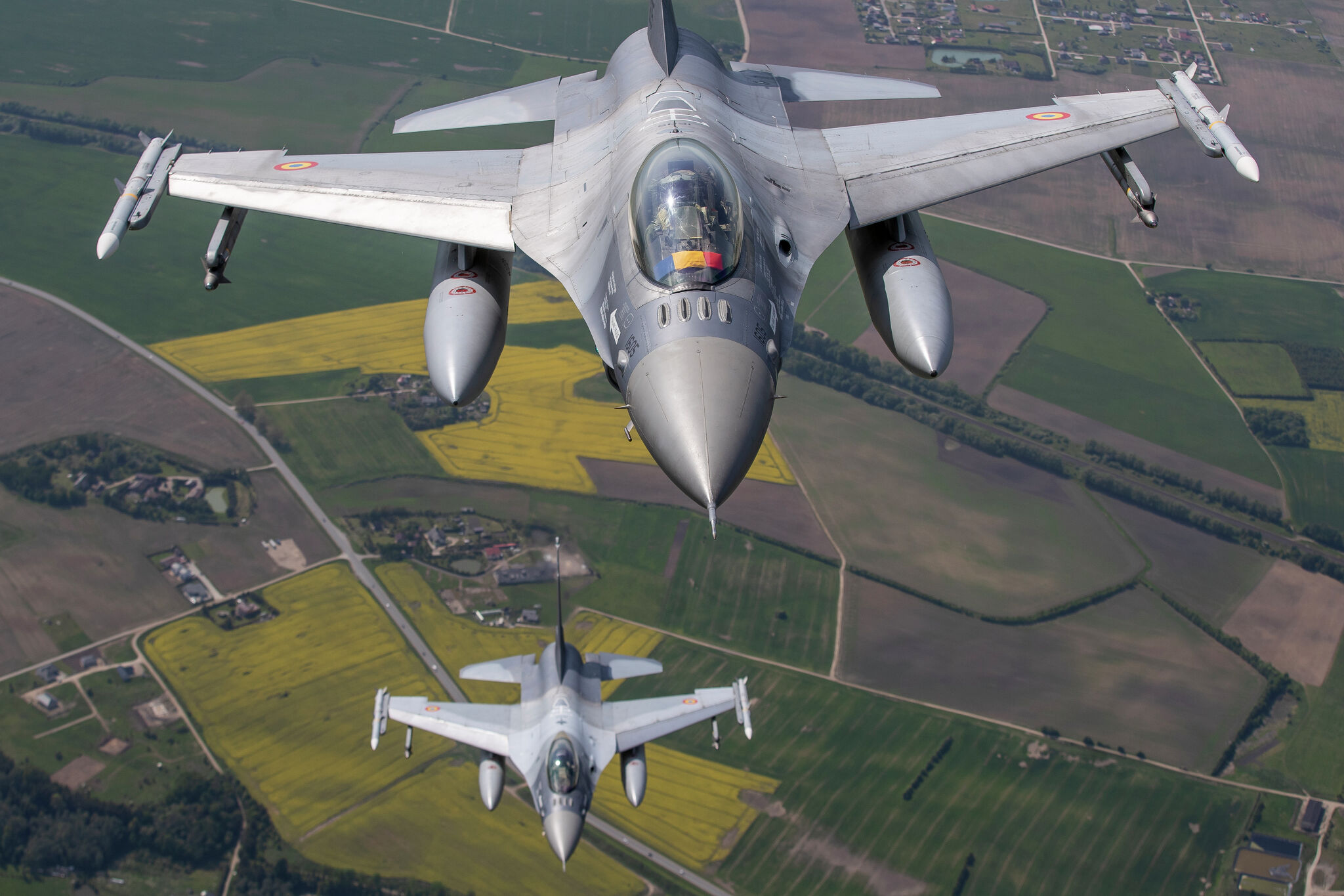Fuel tank explodes in Lake Huron after F-16 has emergency in Michigan