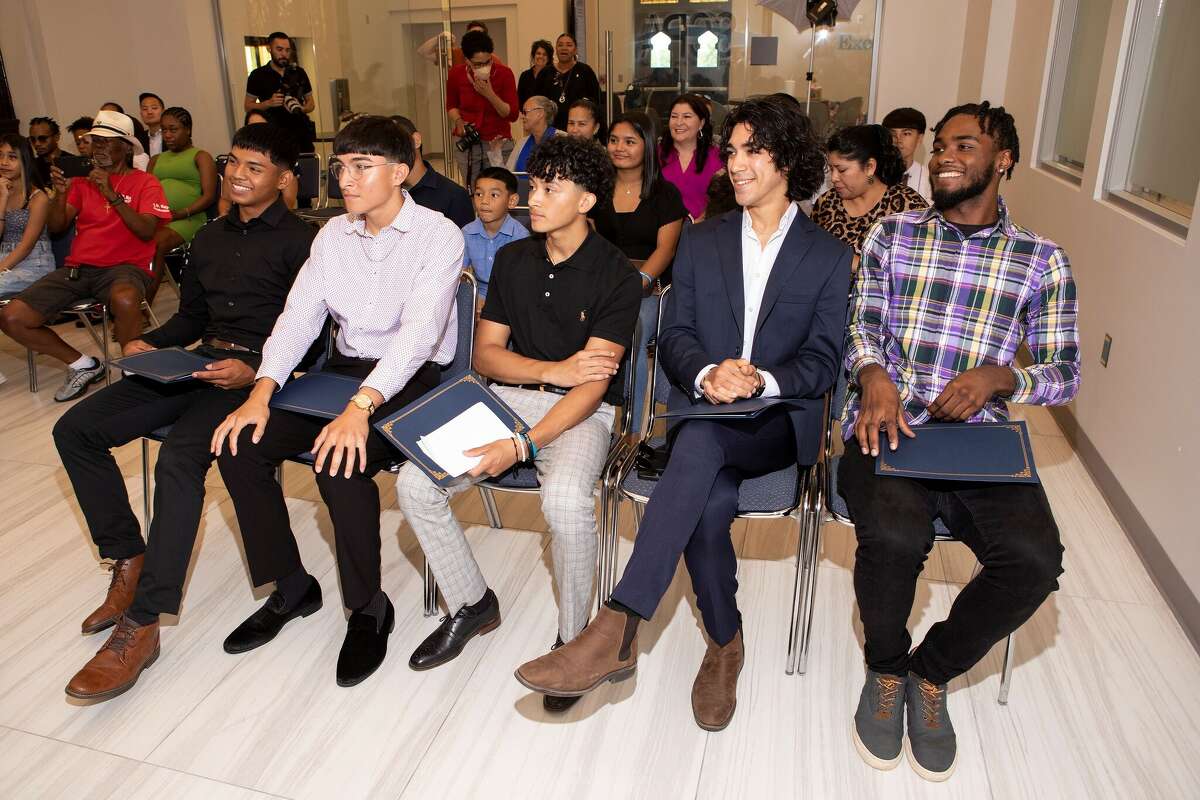 10 local students receive scholarships from Golden Pass LNG