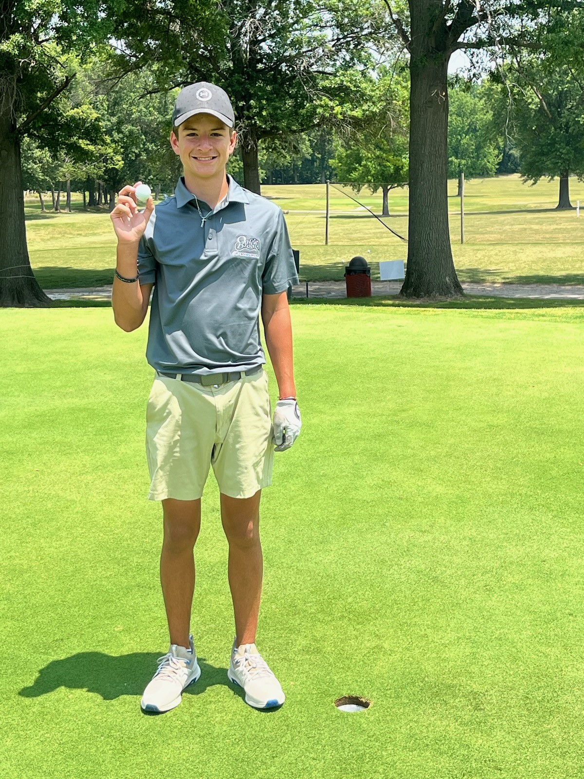 Ryan Suhre aces par-4 hole at Oak Brook