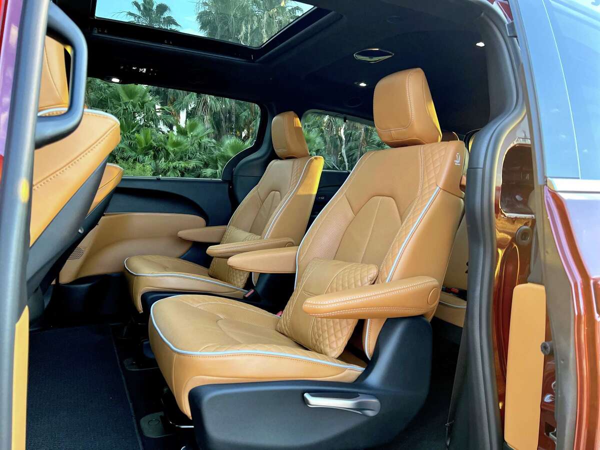 Chrysler Pacifica Pinnacle minivan is the right tool for family