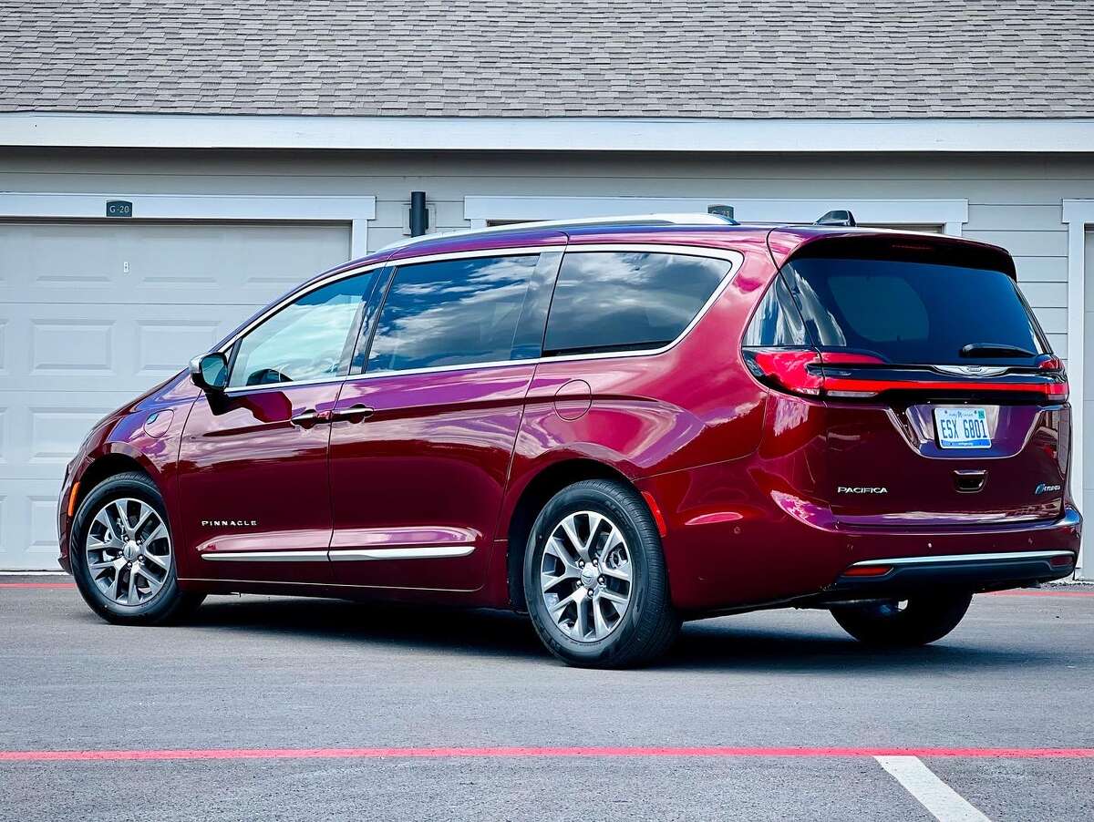 Chrysler Pacifica Pinnacle minivan is the right tool for family