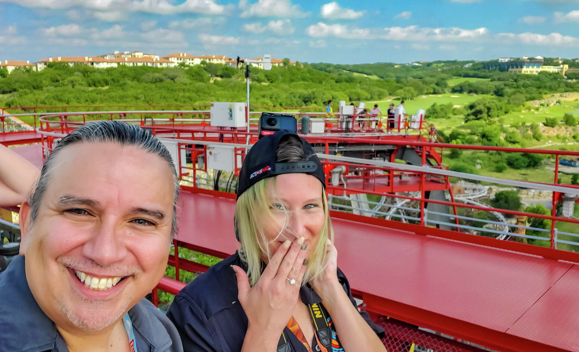 San Antonio couple proposes on Six Flags Fiesta Texas coaster