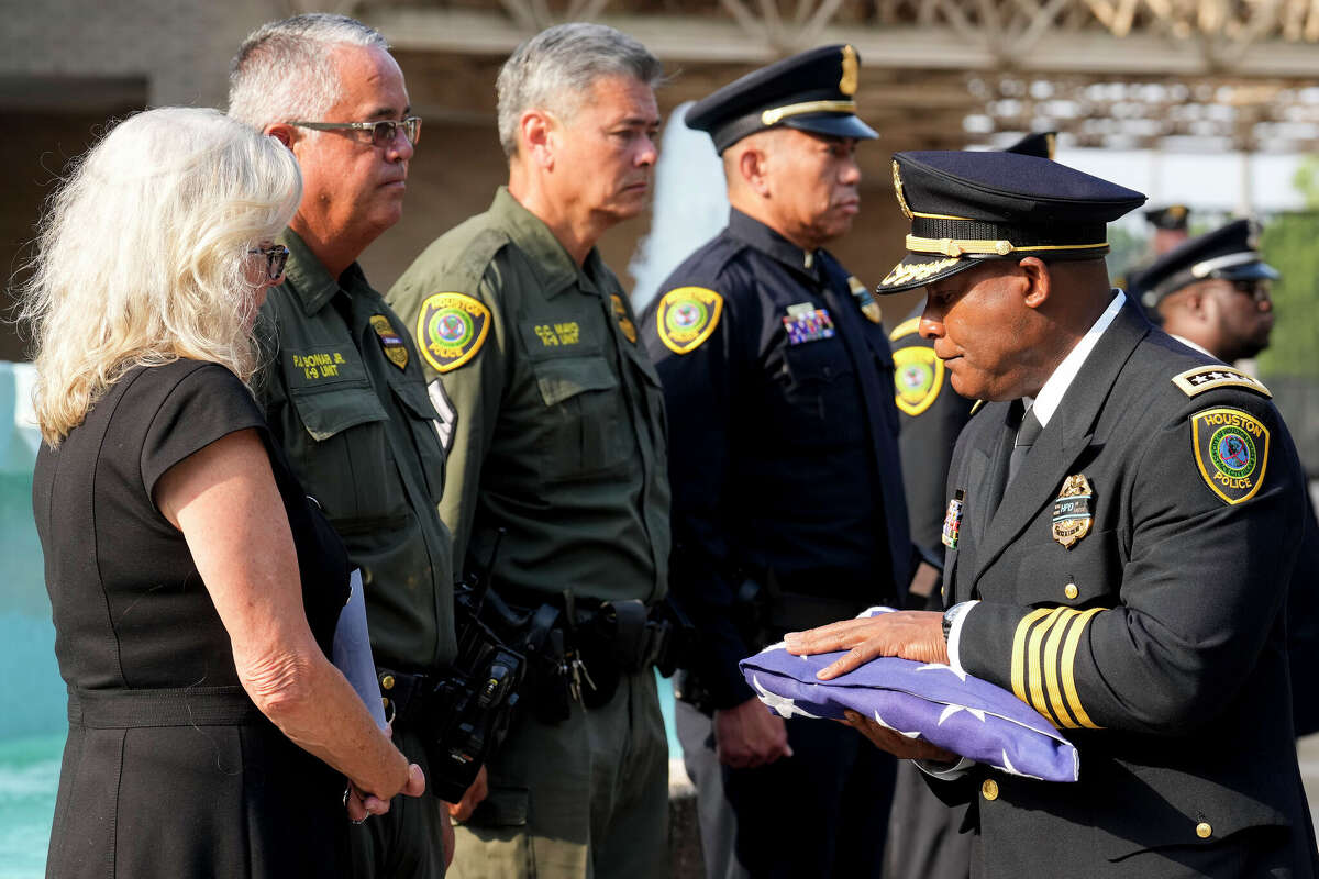 HPD memorializes K-9 whose death in police car is under investigation