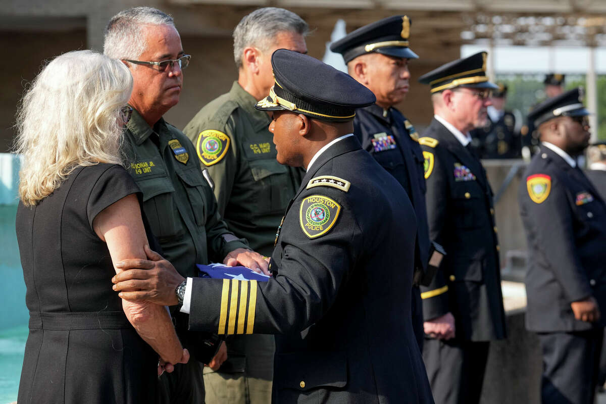 HPD memorializes K-9 whose death in police car is under investigation