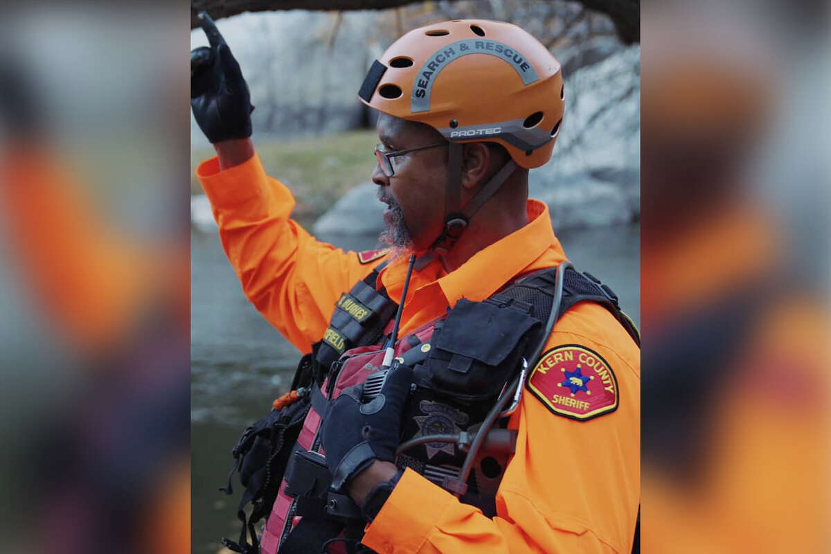 Professional kayaker missing on California river, 4 rescued