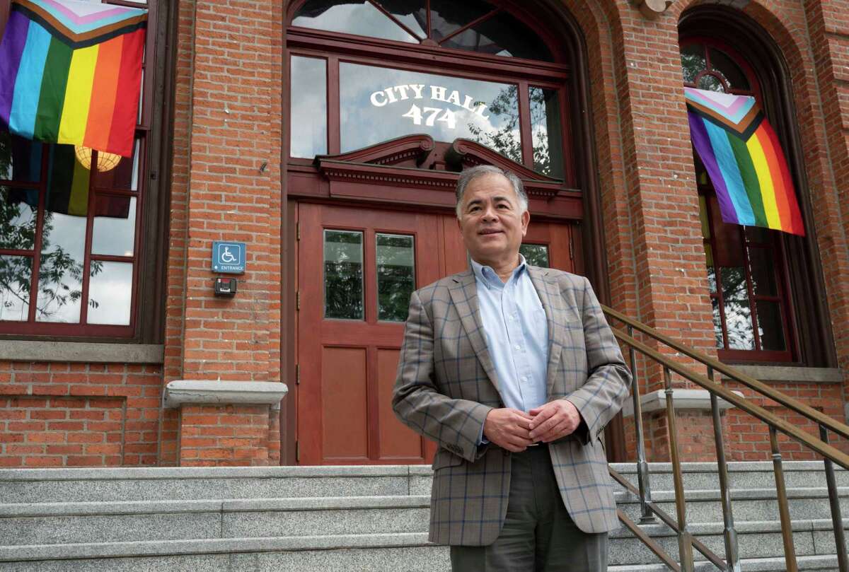 Mathiesen challenges Kim in Democratic mayoral race