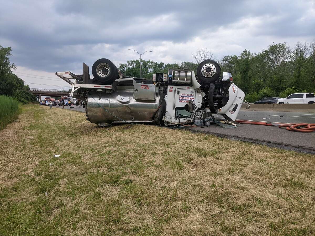 Truck rollover closes northbound lanes of I-91 in Enfield, police say