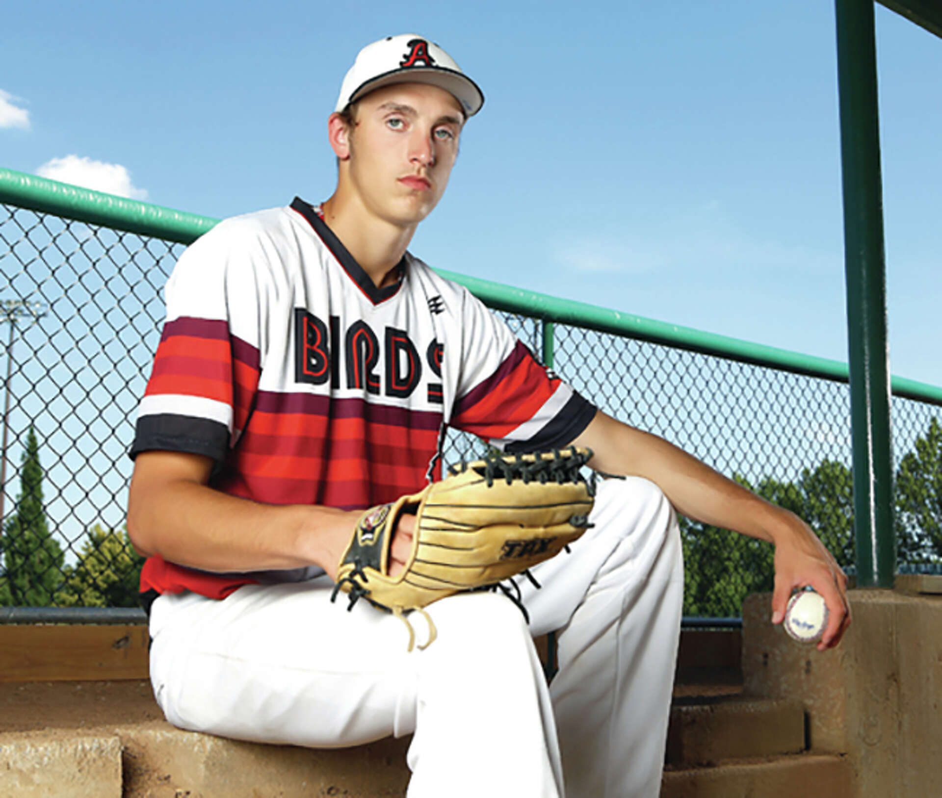 Dodgers trade Alton's Bryan Hudson to Brewers