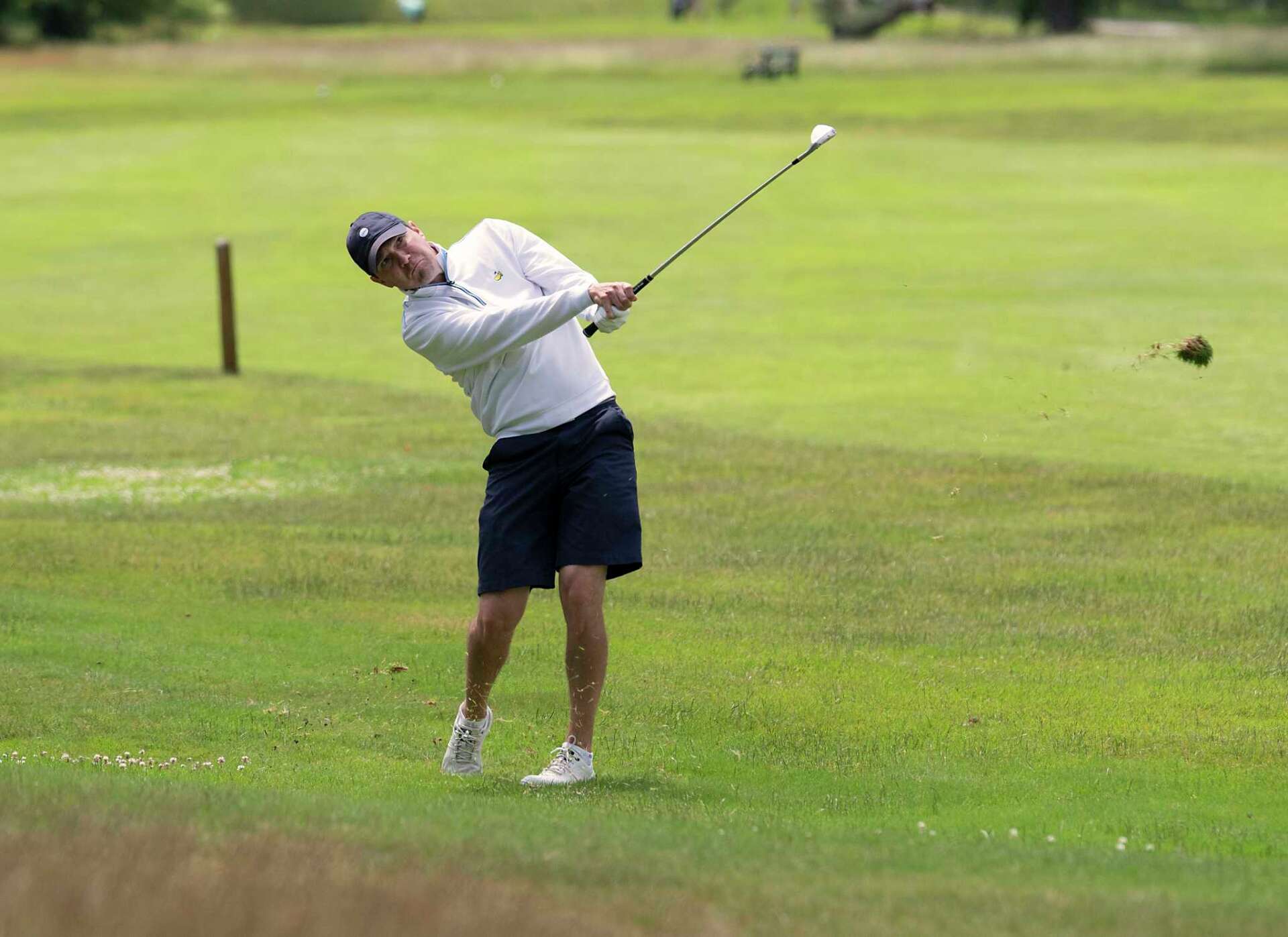 Bates pulls away to win Schenectady Classic