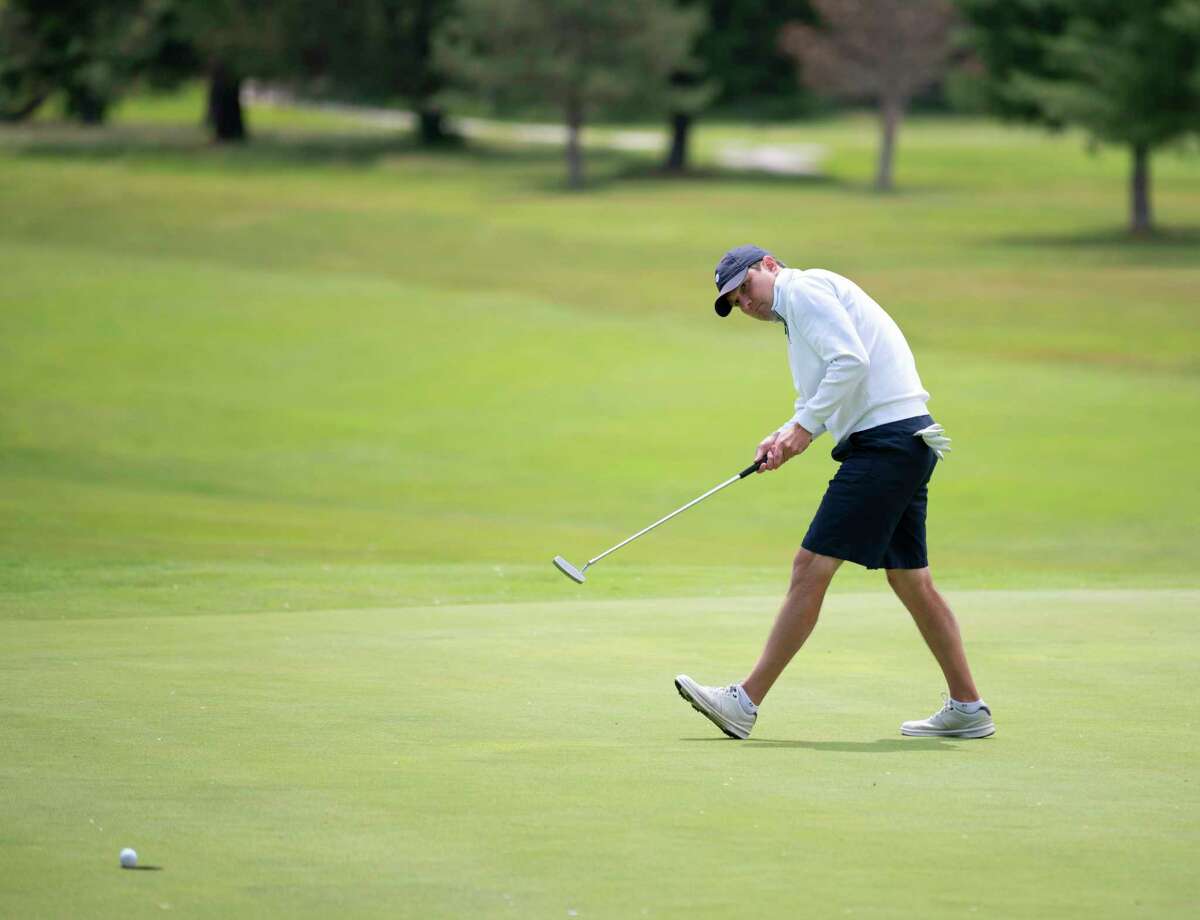 Bates pulls away to win Schenectady Classic