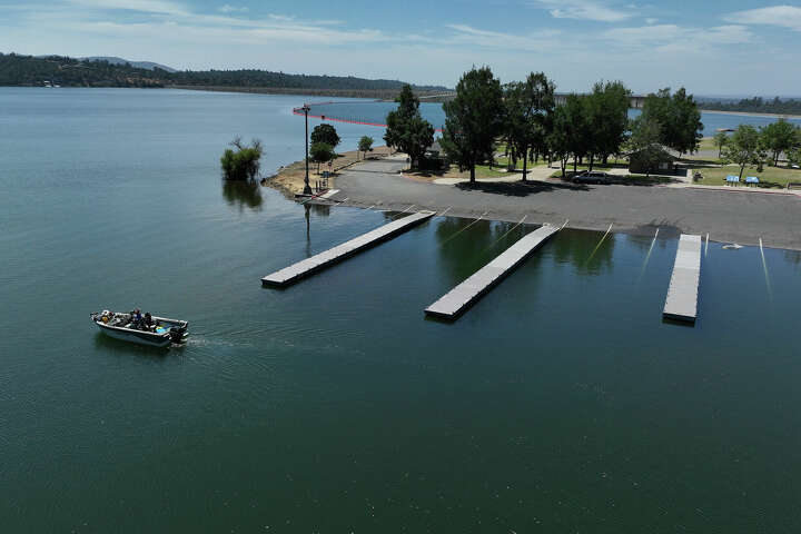 Extraordinary before-and-after photos show how full Lake Oroville is