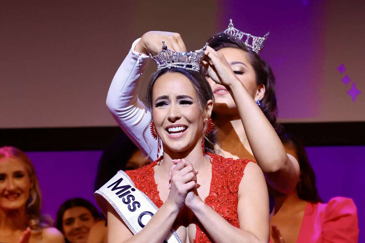 Miss CT and Miss CT Teen crowned Sunday at Mohegan Sun