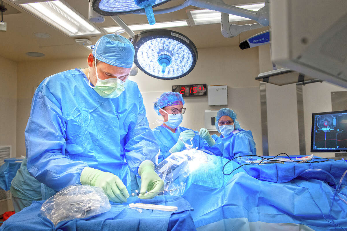 Neurosurgeon performs robot-assisted brain procedure
