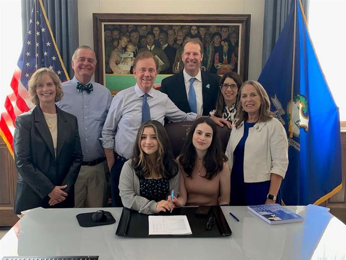 How three Greenwich teens helped pass a CT bill on food allergies