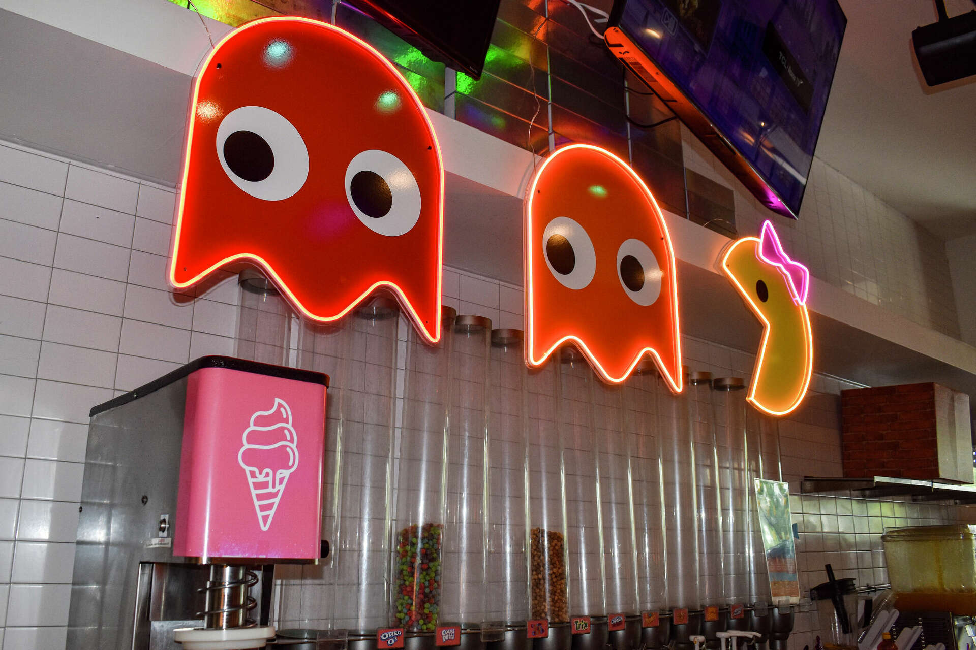 Houston dessert bar transforms like a cosplayer every month