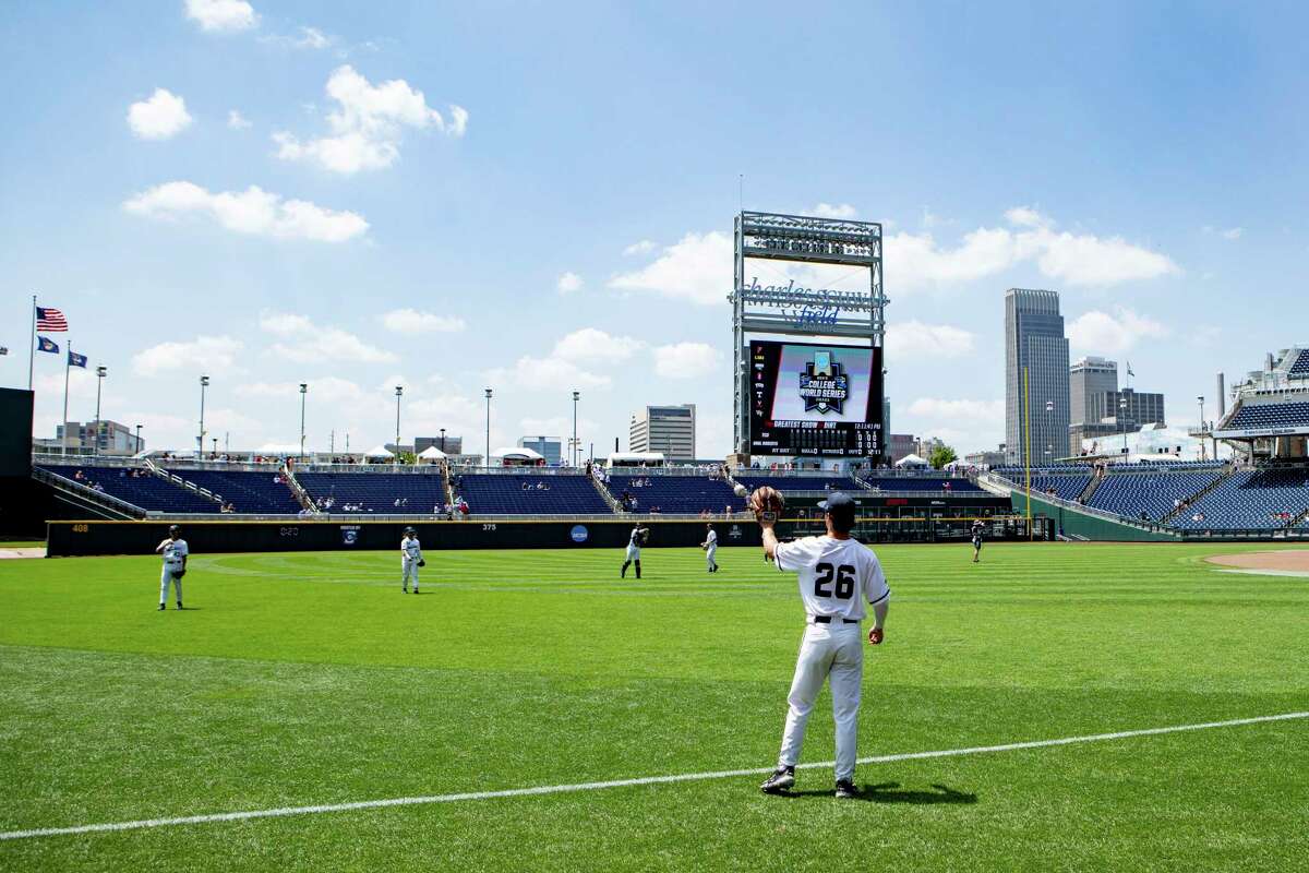 TCU baseball: Horned Frogs advance in College World Series