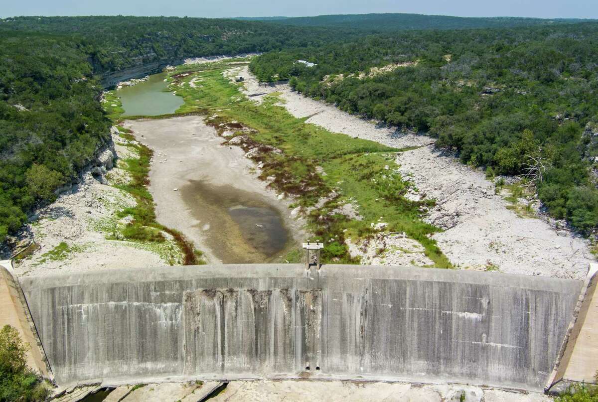 Saying it's wasting millions, SAWS tries to kill Medina Lake deal