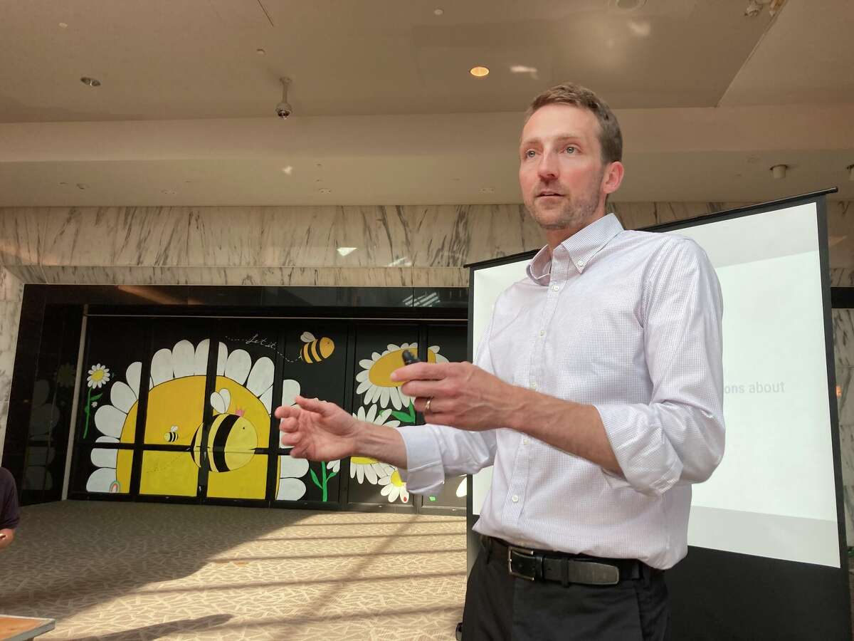 Trumbull wants indoor pickleball, climbing wall at mall