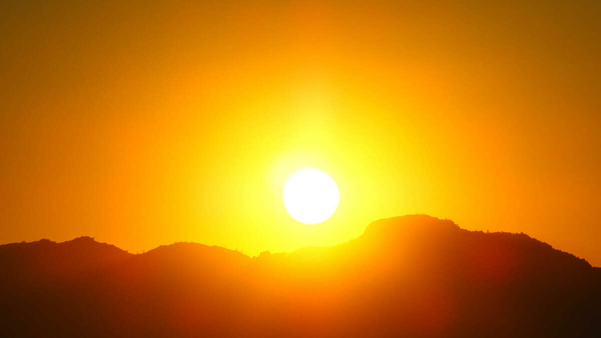 Summer solstice and planetary cameo