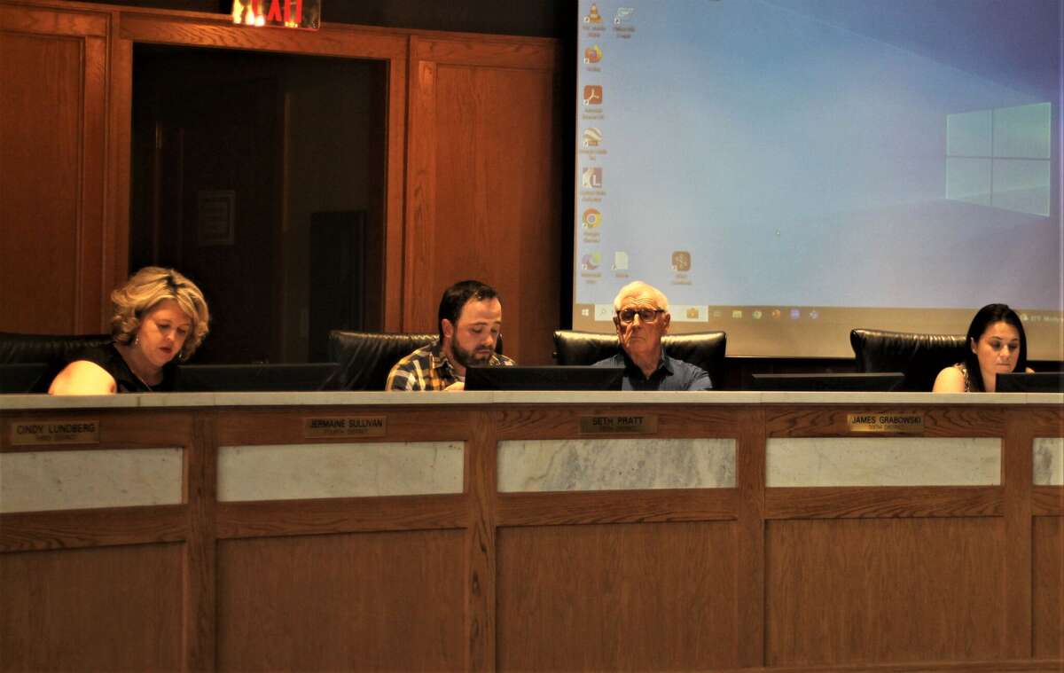 Manistee beach to see smoothies, sandwiches and more