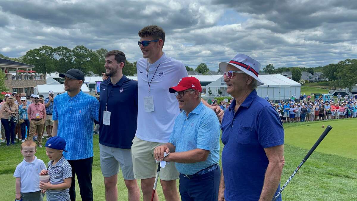 Bill Murray, Geno Auriemma share spotlight at Travelers Championship