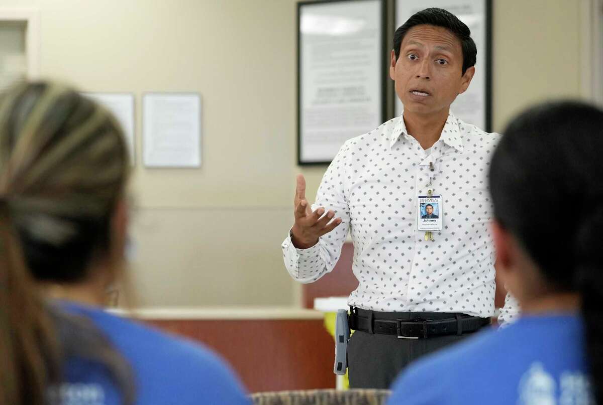 High school students get behind-the-scenes look at health careers