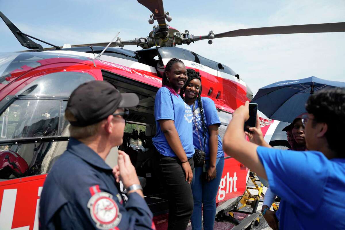 High school students get behind-the-scenes look at health careers