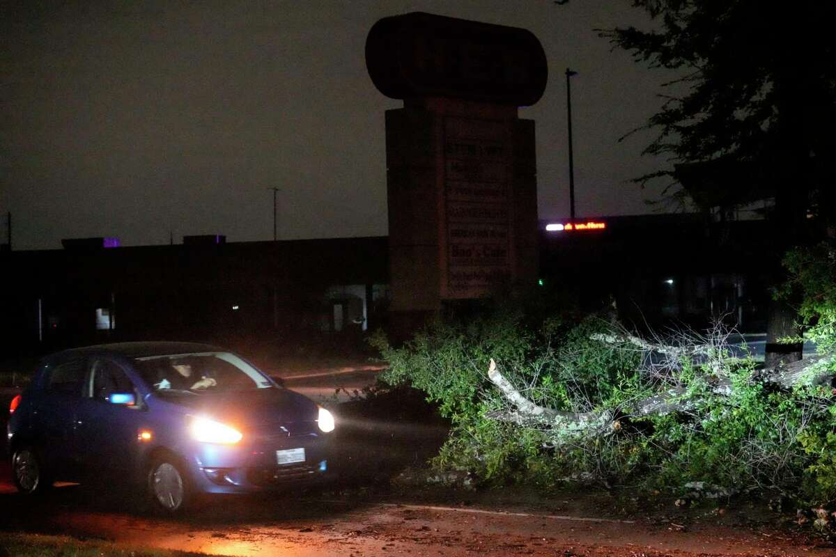 Houston weather: Powerful overnight storm knocks out power to 115K