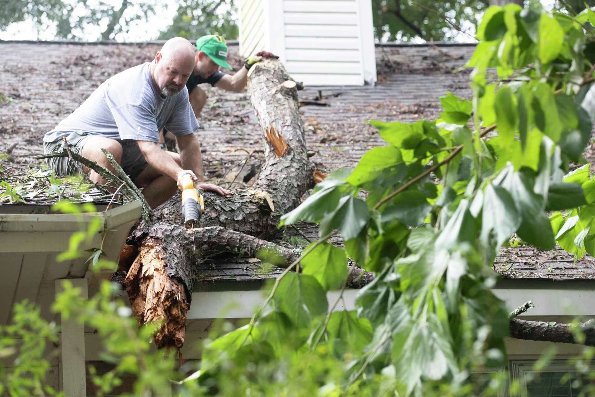 Houston weather: Powerful overnight storm knocks out power to 115K