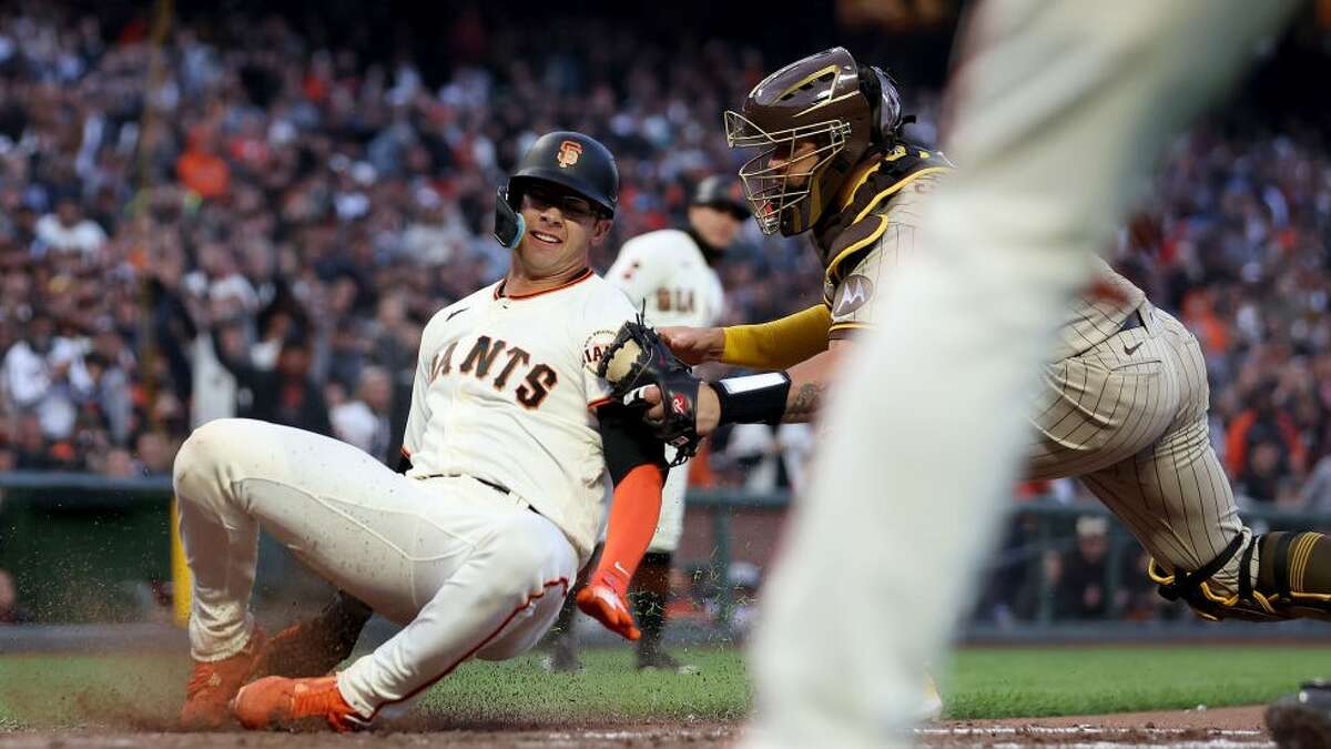 SF Giants winning streak now at 10 with help from 'awful call'