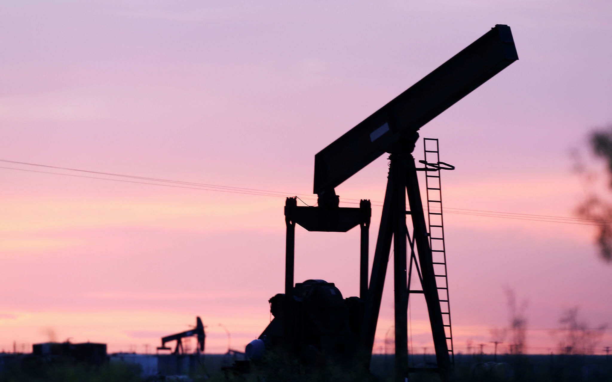 Despite assurances, small oil companies face EPA methane fees