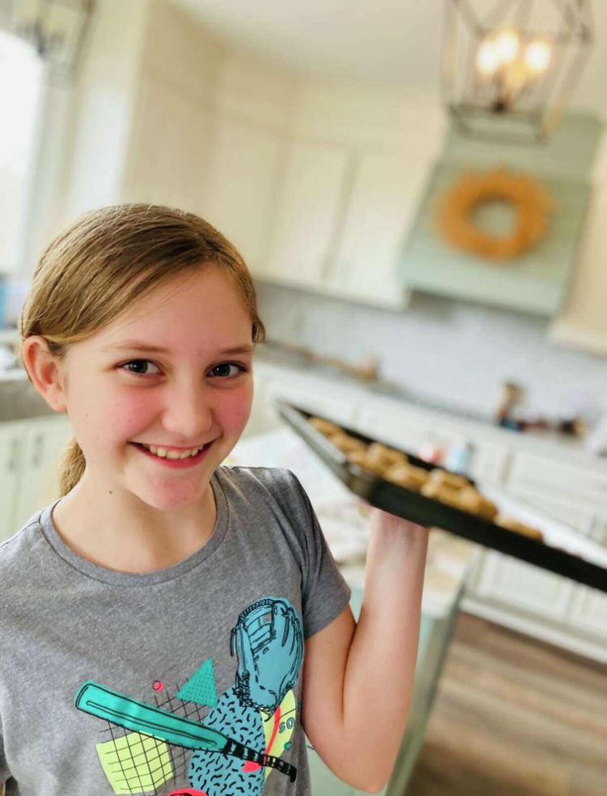 11-year-old Midland County girl opens in-home baking business