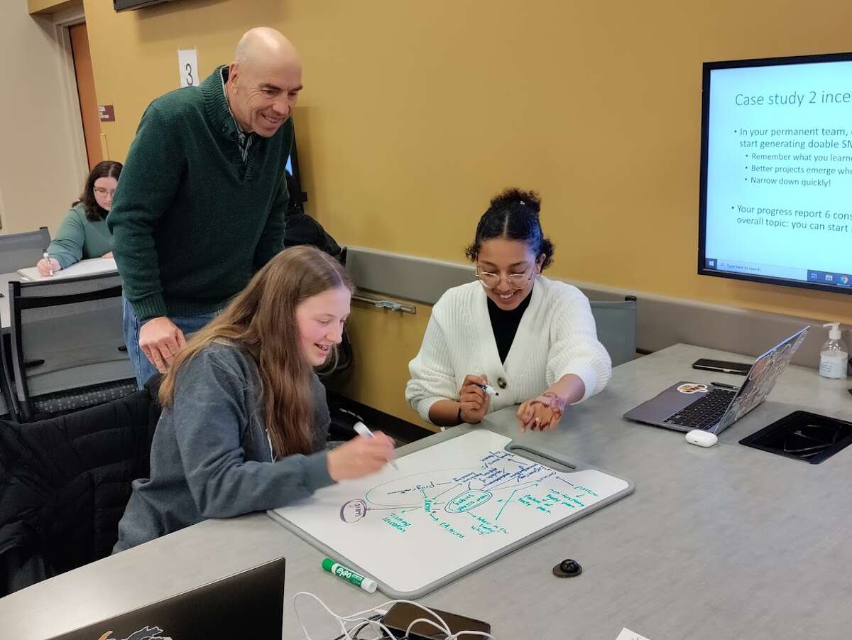 CMU's InSciTE program lets students forge their own research